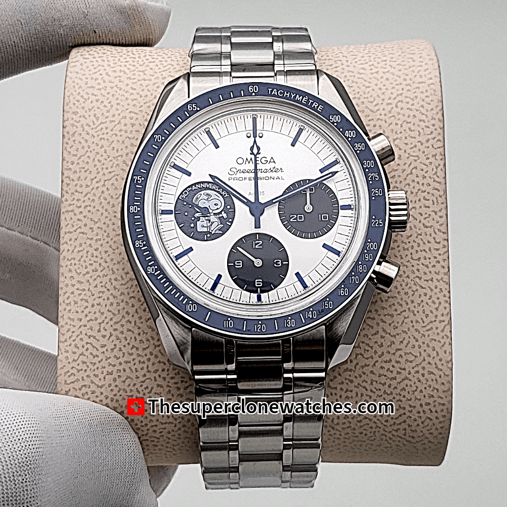 Omega Speedmaster Silver Snoopy Award” 50th Anniversary 42mm on Steel